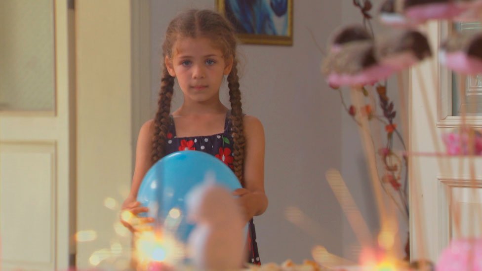 Elif apareció en el cumpleaños de Tugce. Vuelve a ver el segundo ... Elif apareció en el cumpleaños de Tugce. Vuelve a ver el segundo ...