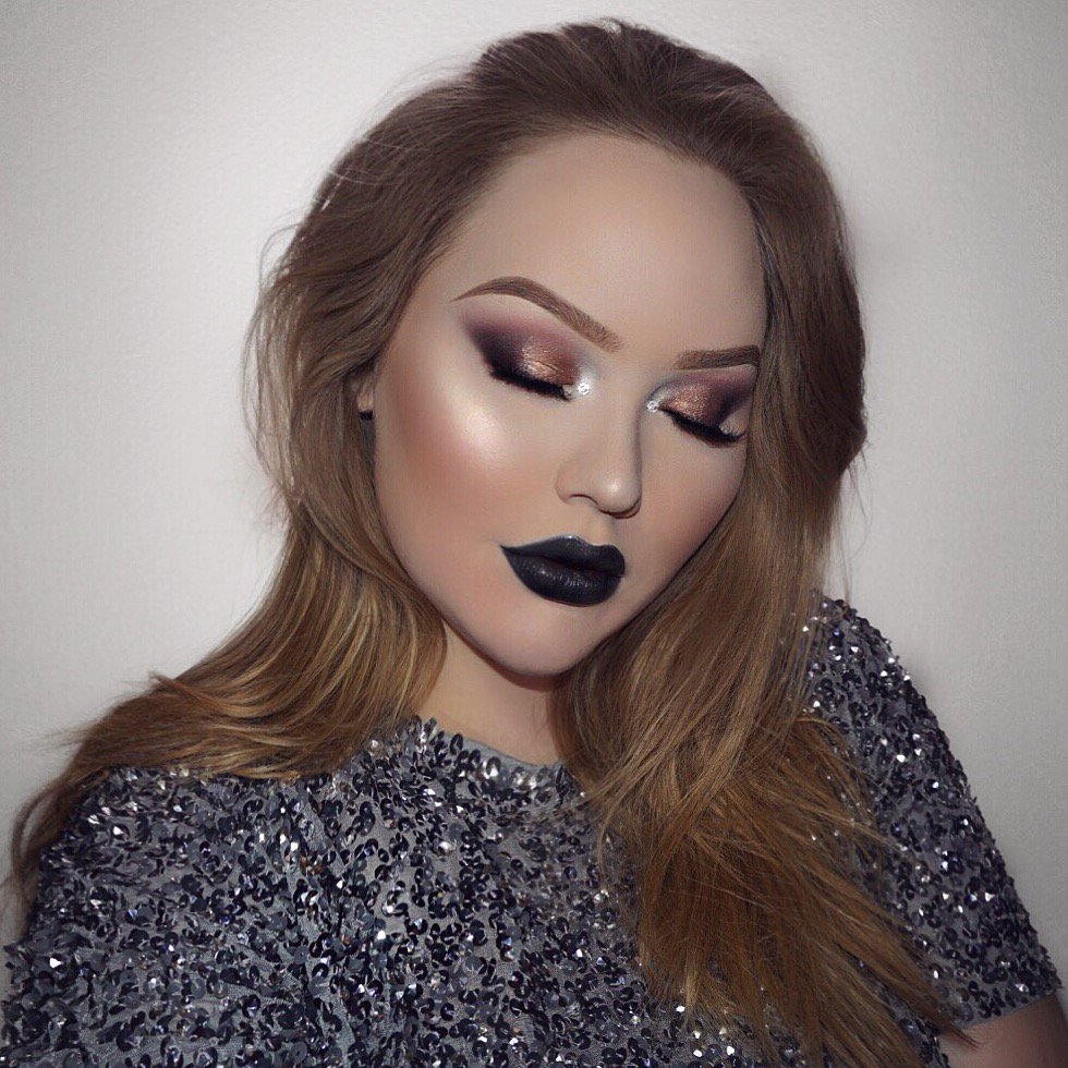 NikkieTutorials on Twitter: "Behold the most basic ass Black Friday inspired makeup look ever 👀 ...