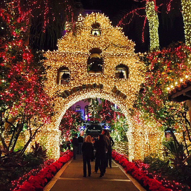 WATCH LIVE: Festival of Lights show kicks off at Riverside’s historic ...