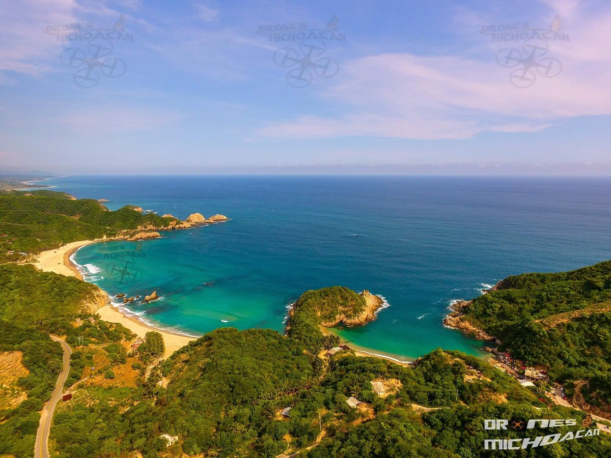 Vía DronesMichoacan: Una Joya; Playa Pichilinguillo en Aquila Michoacán ...