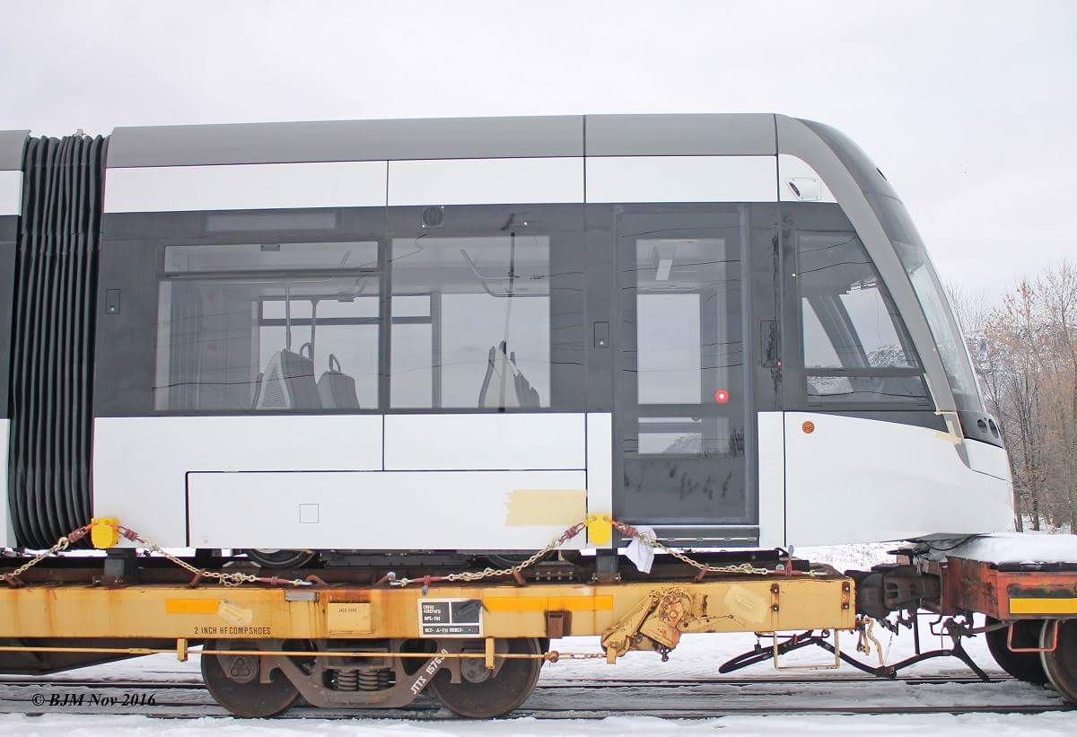 Metrolinx: Bombardier Flexity Freedom & Alstom Citadis Spirit LRVs ...