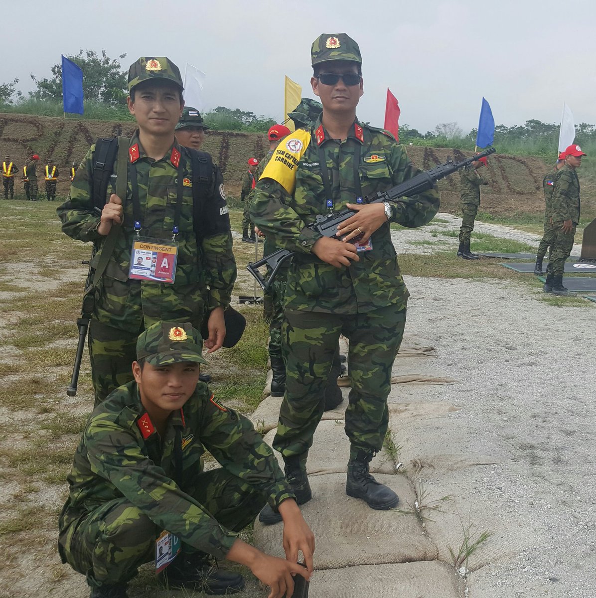 Vietnamese army contingent brought their own galil rifles to the asean ...