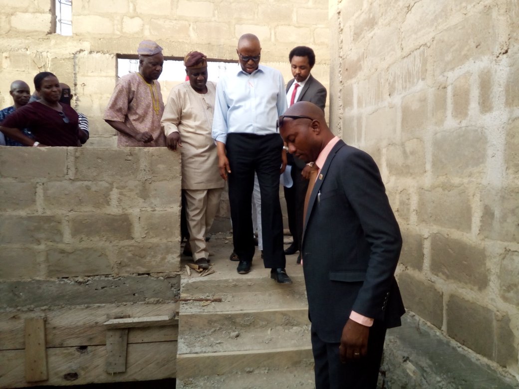 PHOTO: Gov. Mimiko Inspects Arakale Comprehensive Health Centre