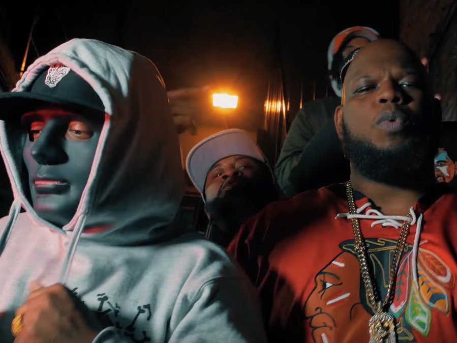 .@WestsideGunn & @MeyhemLauren Rap With Masked Entourage In Over Gold ...