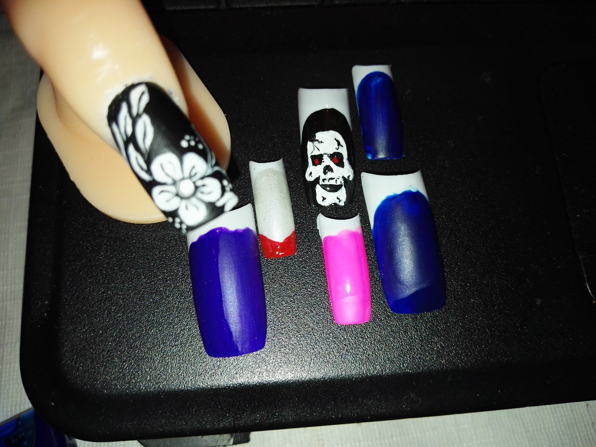 Aleksandra Ts (@AleksandraTsn) / Twitter