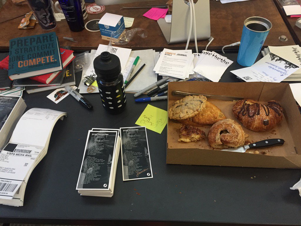 Lauren Fleshman🥑 on Twitter: "What was it Einstein said about messy desks again? Also my desk is ...