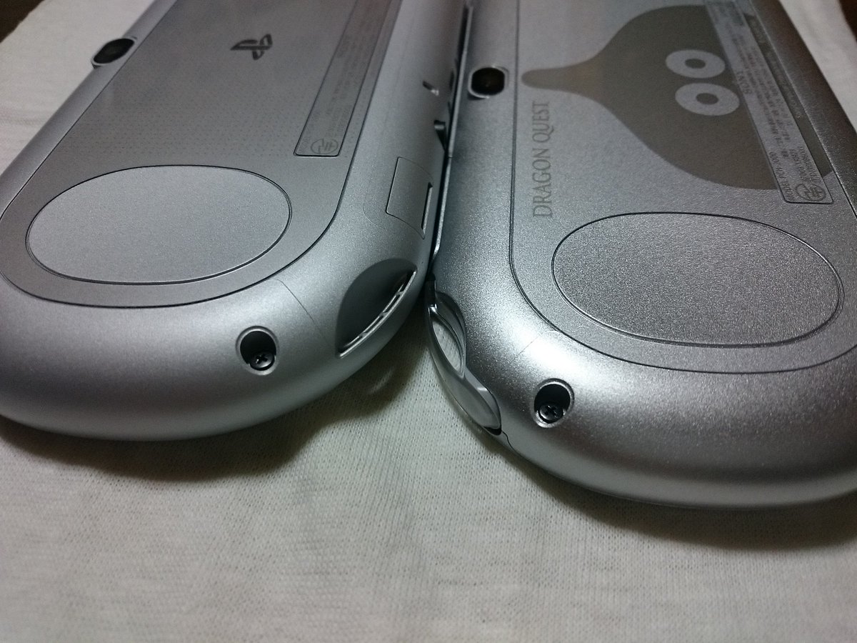 PS VITA Metallic Red & Silver released (2ページ目) - Togetter [トゥギャッター]