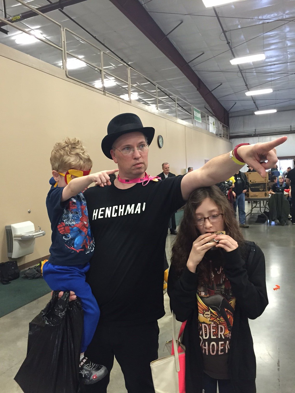 John McGraw on Twitter: "Henching at @ComiConway thanks to @BatLabels #henchspotting…