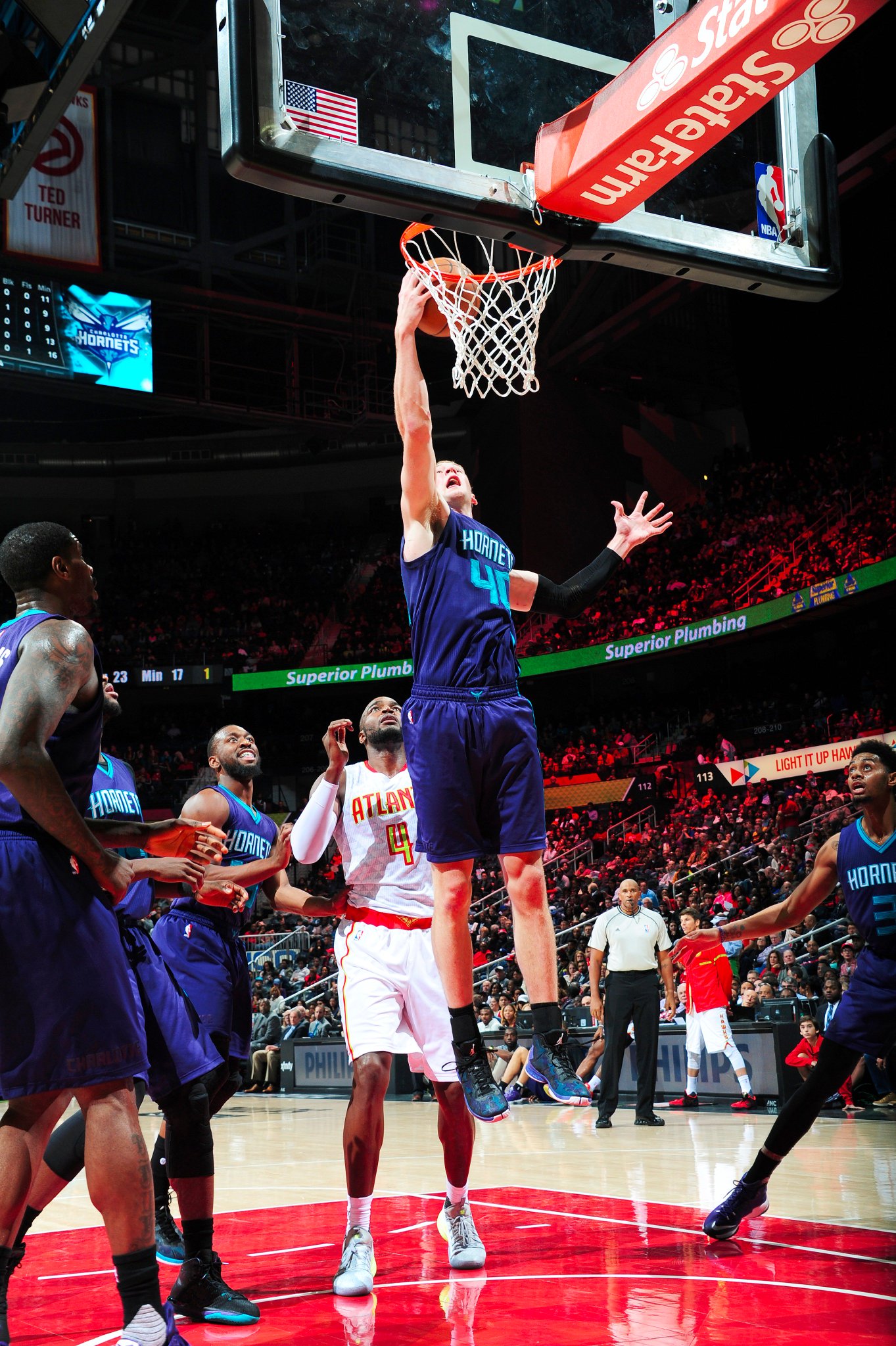 NBA on Twitter: "Zeller gets a double-double (16p, 11r) as the @hornets defeat the @ATLHawks 107 ...