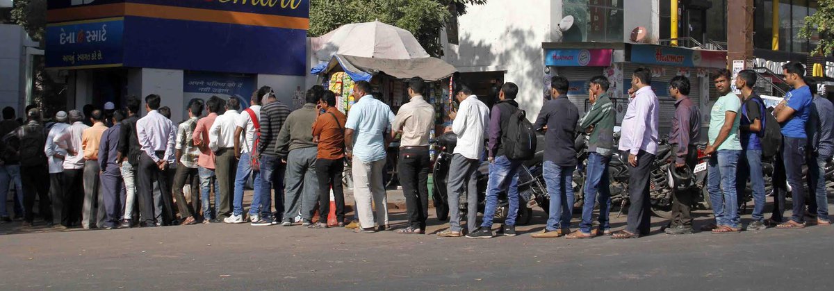 Long queues before banks on 2nd pay day, no cash in many ATMs | DeshGujarat