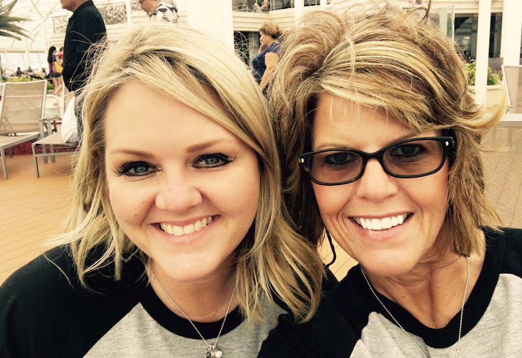 Kelly Parrott's Instagram, Twitter & Facebook on IDCrawl