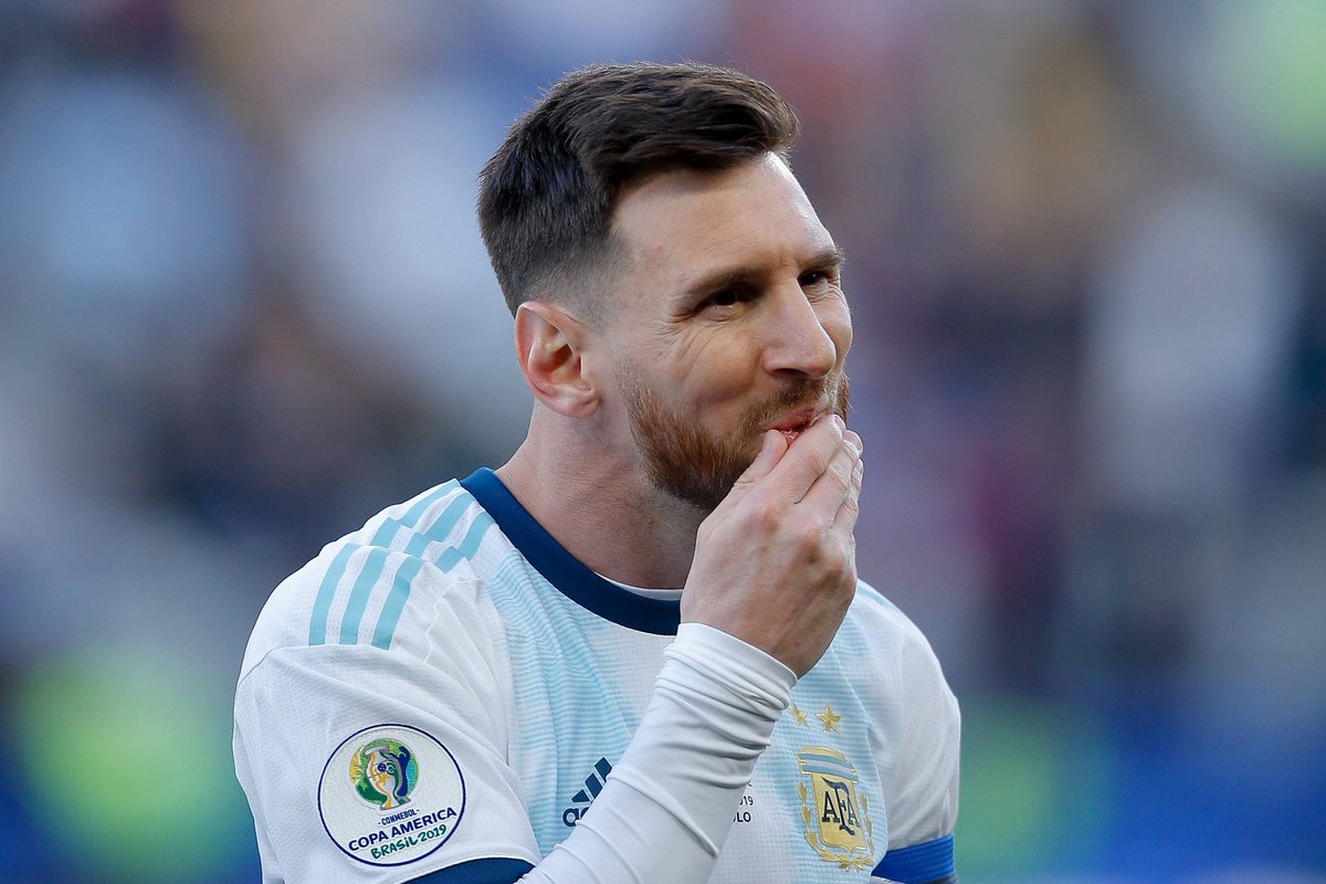 Lionel Messi: CRAZY scenes as Lionel Messi and Gary Medel both get sent ...