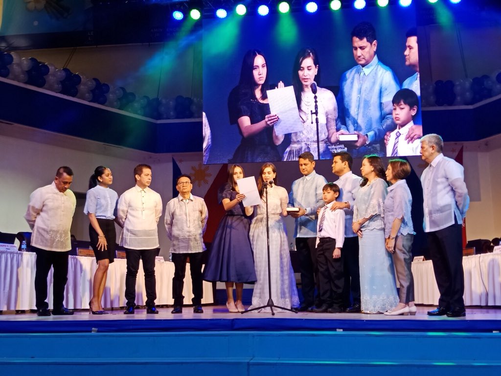Ormoc City Mayor Richard Gomez and Leyte 4th Dist. Rep. Lucy Torres ...