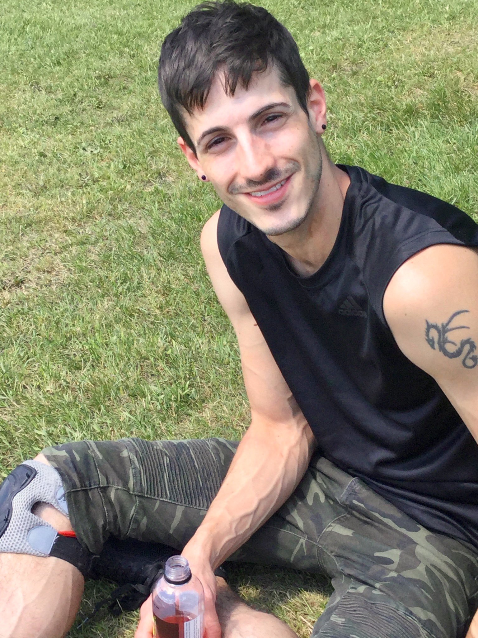 TW Pornstars - 3 pic. Jay James 🔞. Twitter. Summer days! ☀️🍹🐕. 10:17 PM - 30 Jun 2019