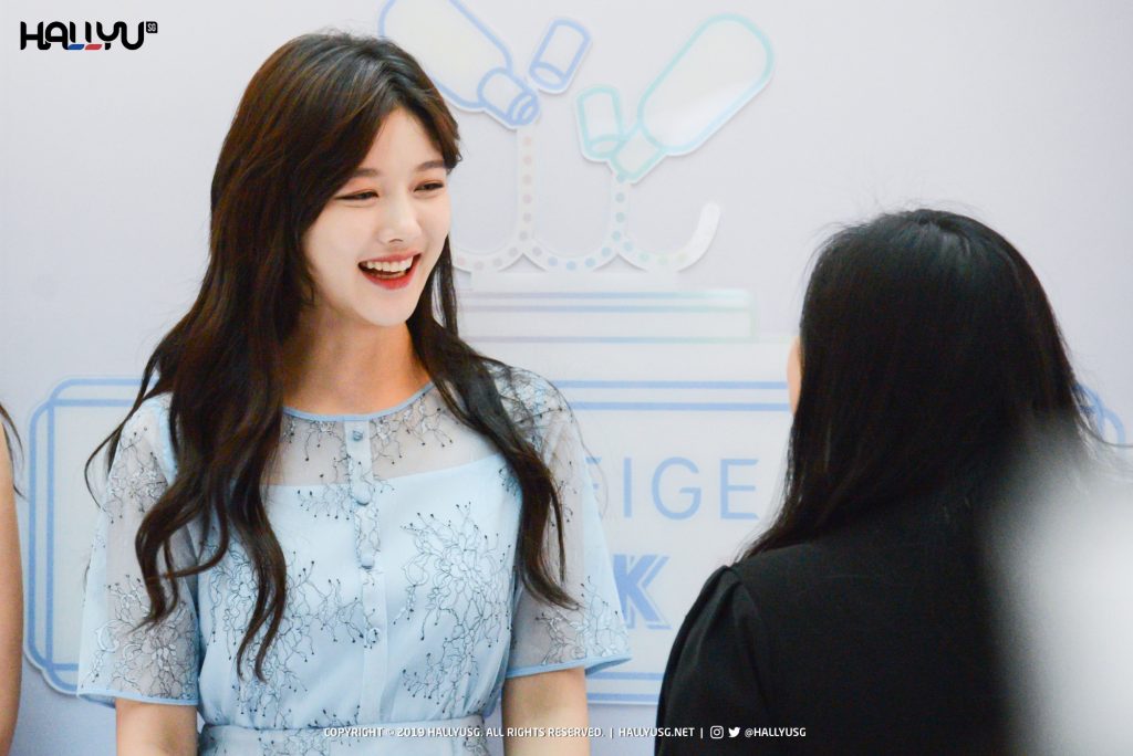 Kim Yoo Jung 김유정 PH Sosuke on Twitter: "(45) @HallyuSG ... YJ revealed, “On days I don’t have to ...