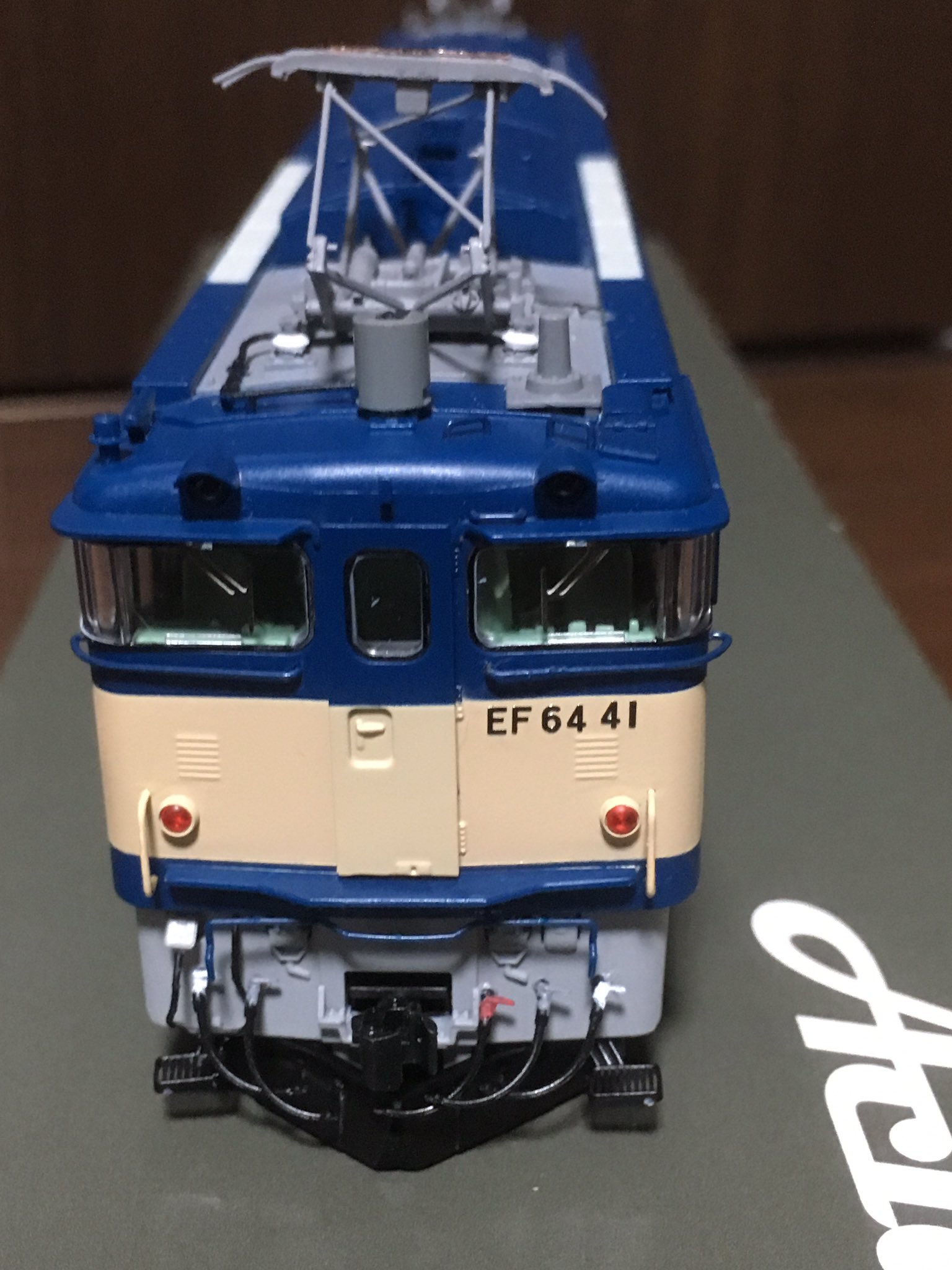 工場長 on Twitter: "アクラスEF64-0完成品加工 EF64-41【長】完成！ 時代的には90年代後半から茶色になる前の設定です。 前面のクリームの色合いがおかしいので外バメ ...