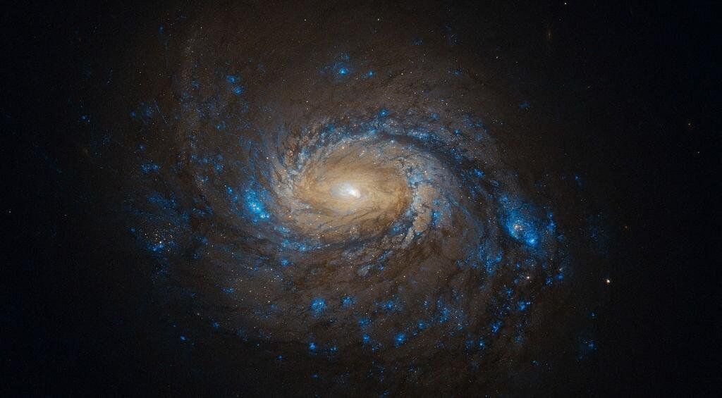 Galaxy: Absolutely stunning shot of Galaxy UGC 1810 by NASA-ESA ...