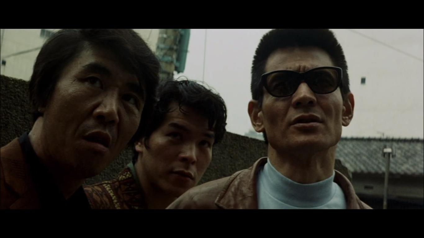 さすらいの用心棒 On Twitter 1日1本オススメ映画 深作欣二監督『現代やくざ 人斬り与太』 菅原文太が、ひたすら暴れ狂うことに血道を上げる野性的な役を体当たりで演じる。カツアゲ