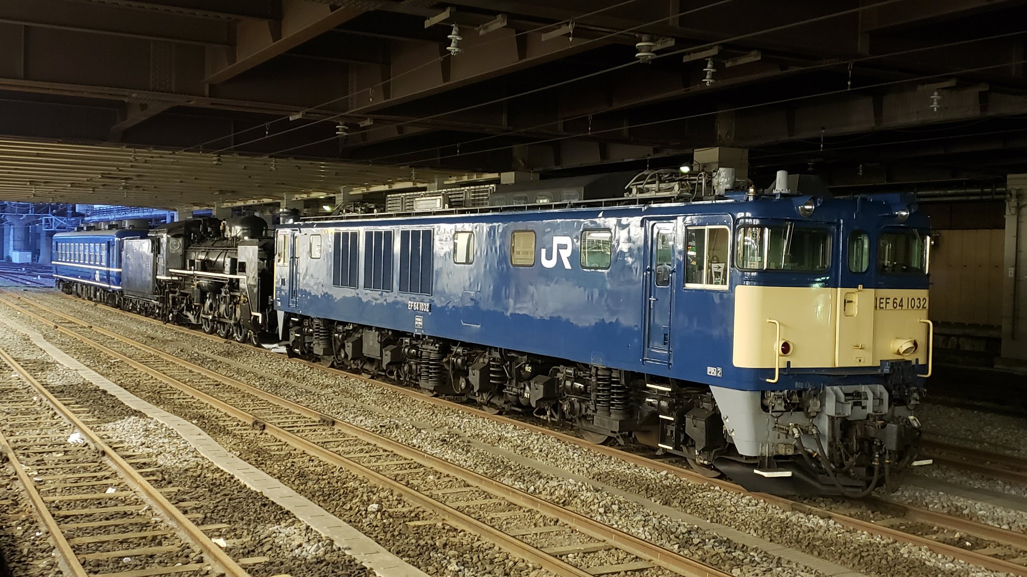 ハンター on Twitter: "2019年07月02日に大宮駅にいた EF64-1032+C57-180+オヤ12-1 これをNゲージで再現しました♪ https://t.co ...