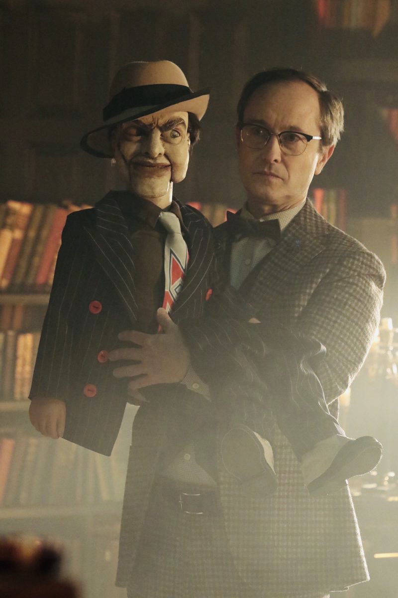 Confira novas imagens de Scarface e Ventríloquo em 'Gotham'