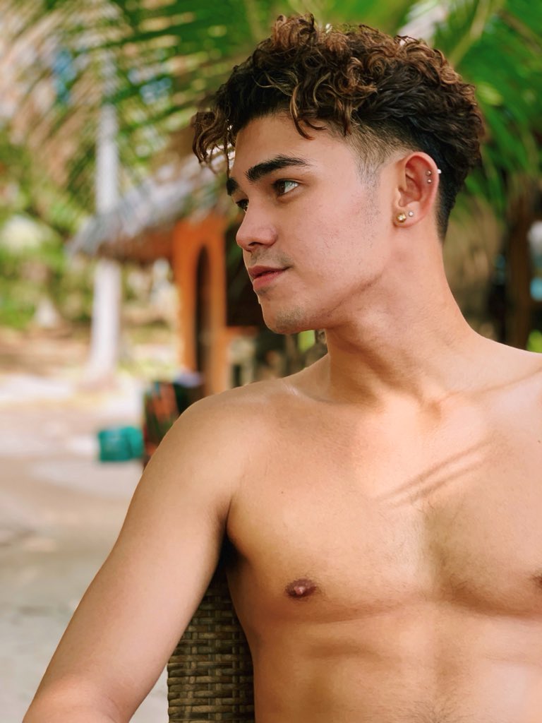 Rain Vinluan's Instagram, Twitter & Facebook on IDCrawl