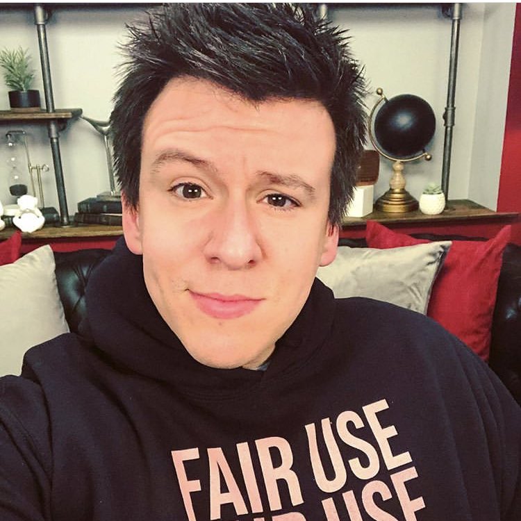 Howtobasic Face Reveal