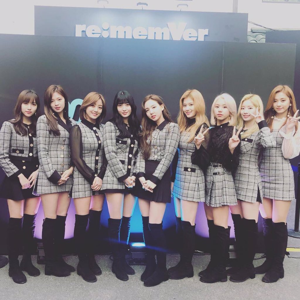 jihyo short hair bangs