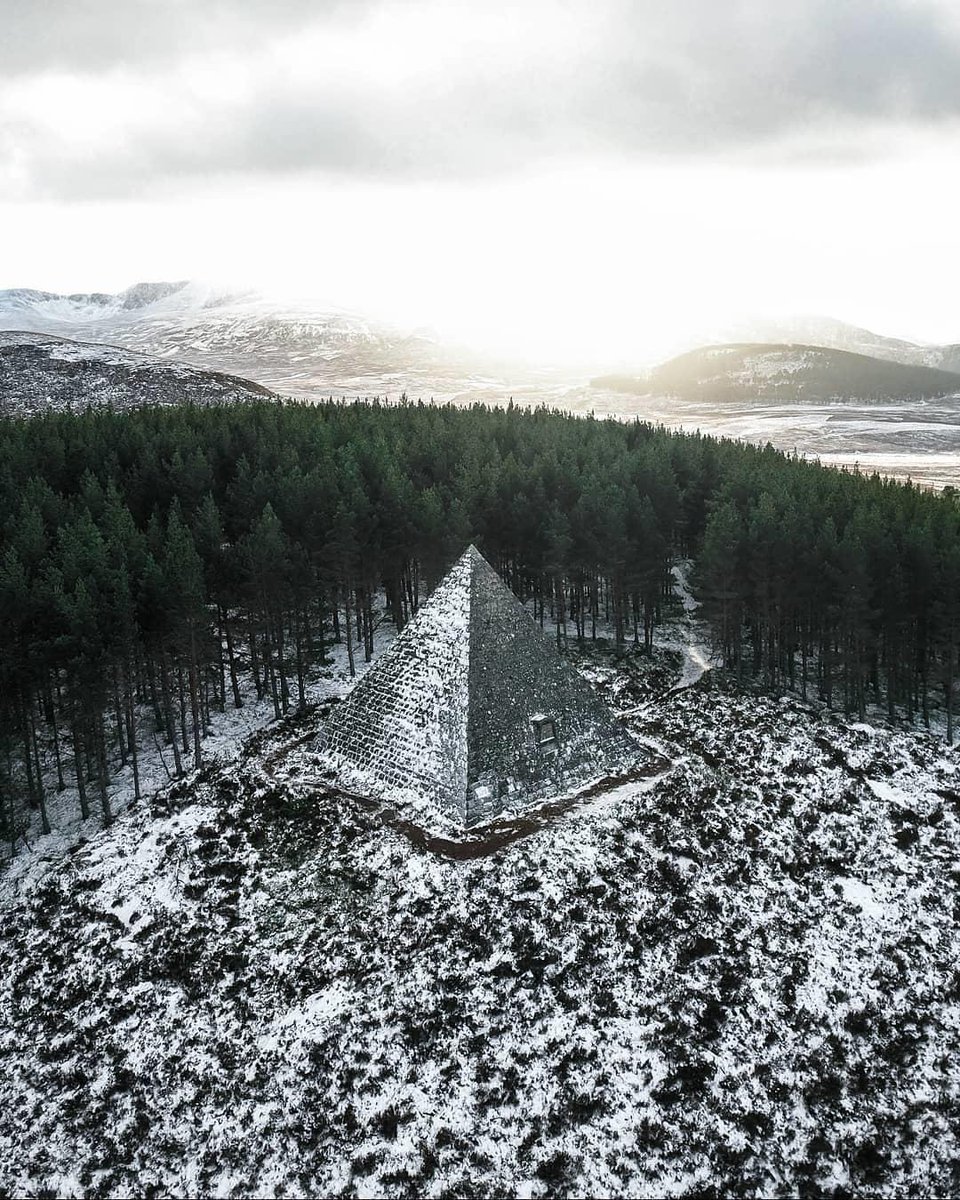 A Scottish Pyramid : r/pics