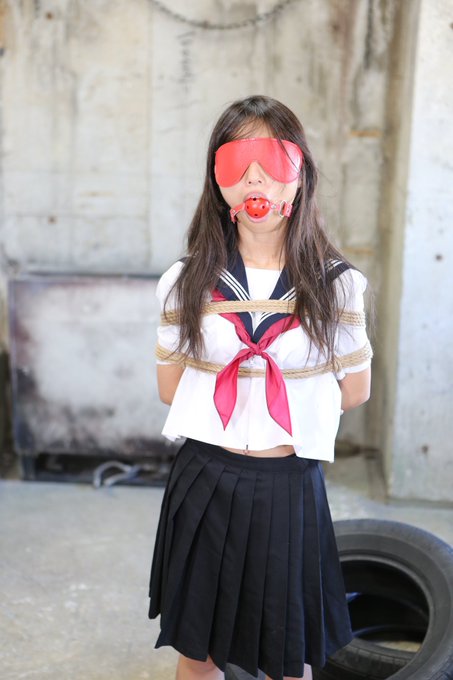 Did 監禁 拘束 廃墟 緊縛 制服 セーラー服 猿轡 ボールギャグ 目隠し 被写体募集中