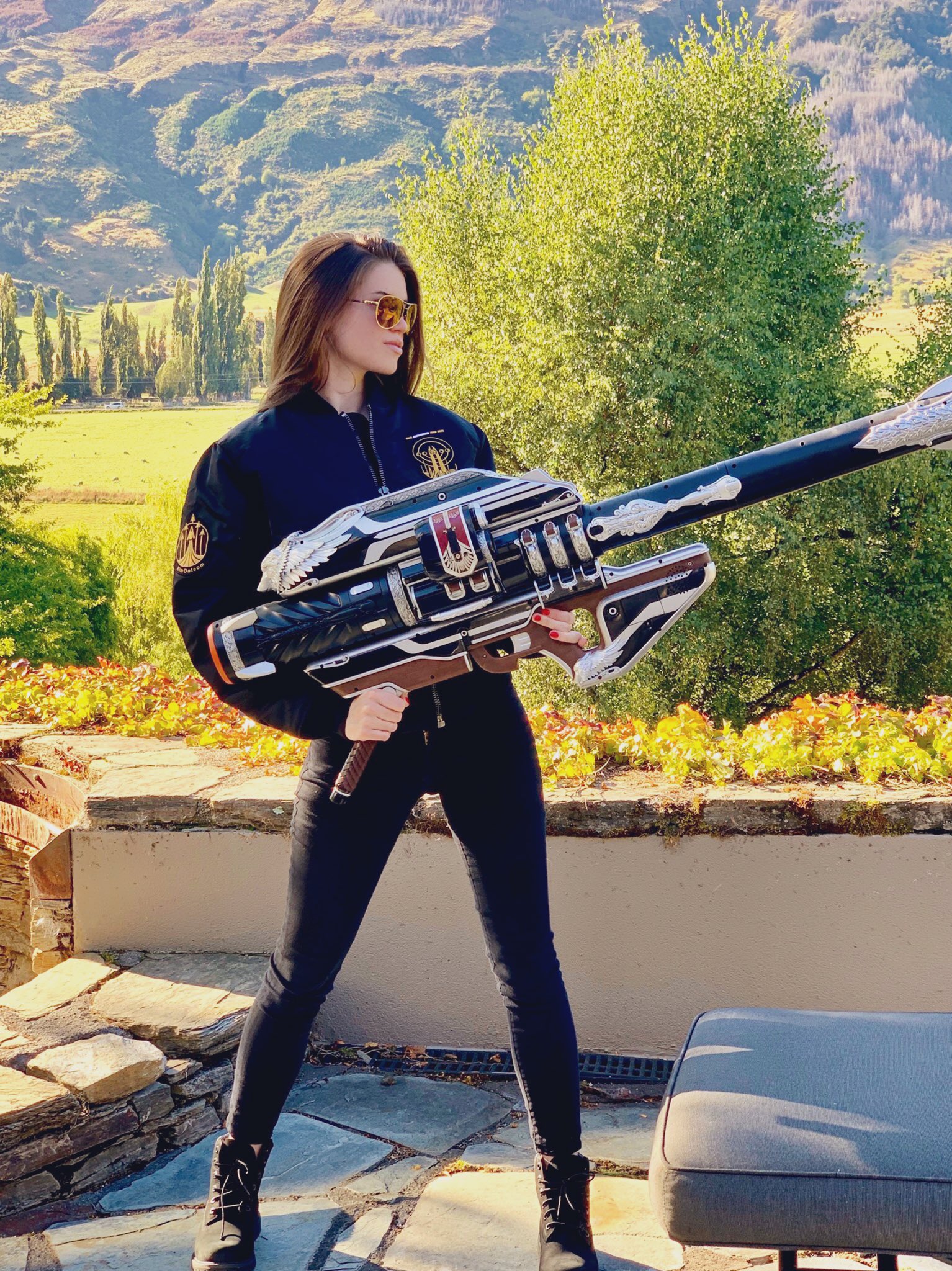 Kim Dotcom on Twitter: "I gave my #Destiny2 raid jacket to my Guardian wife @liz_dotcomm and she ...