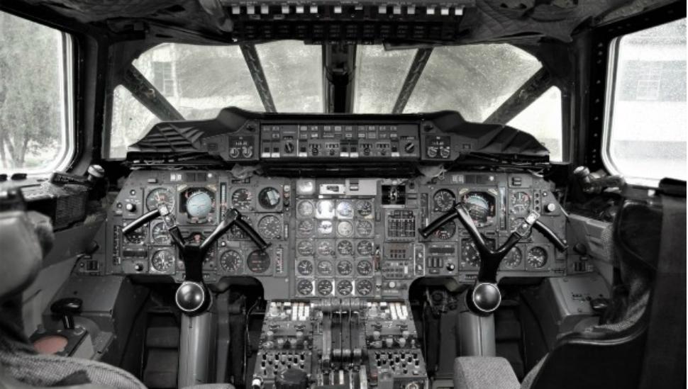 Concorde: The only photo of Concorde flying at Mach 2 taken by Adrian ...