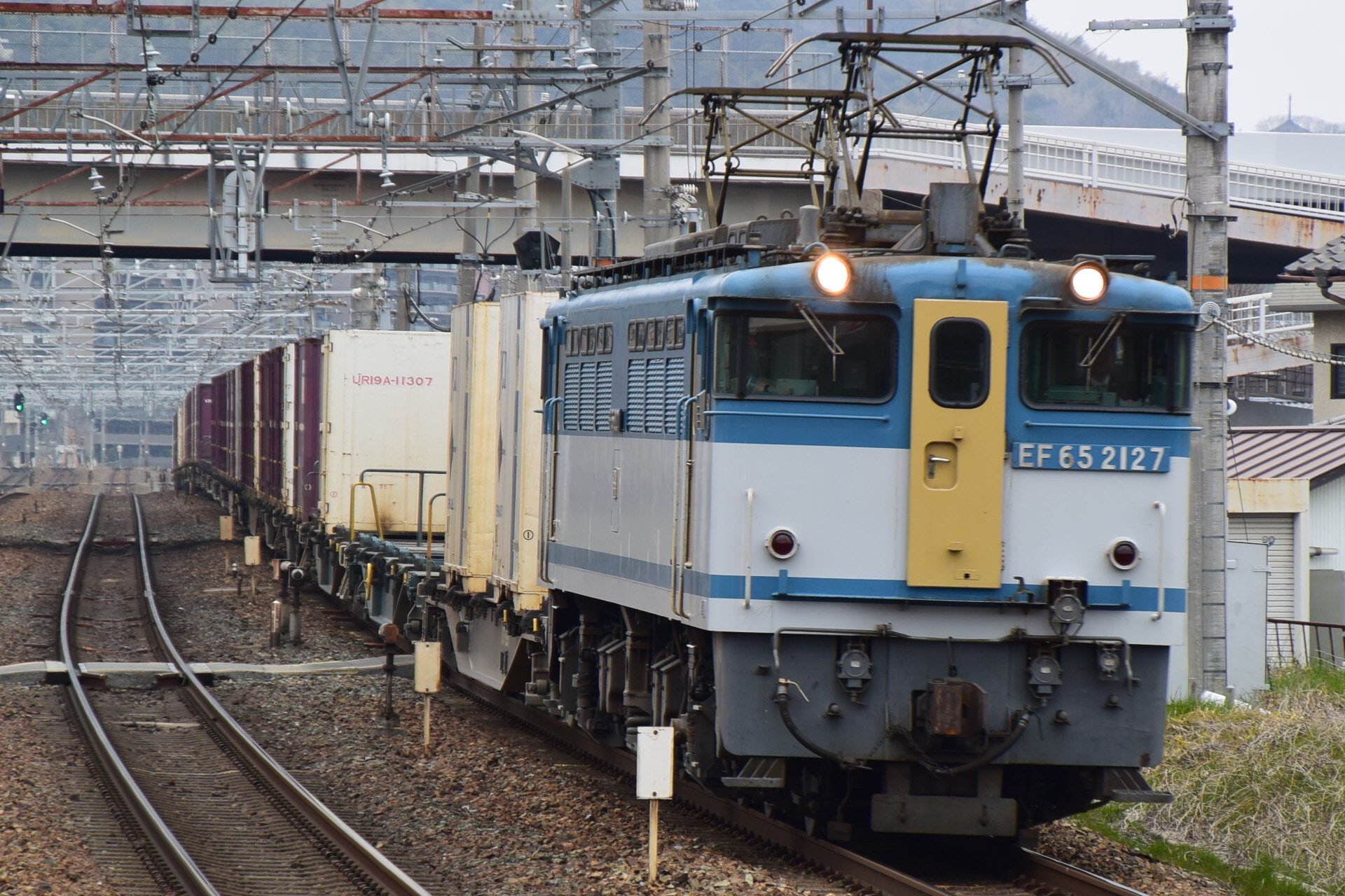 埼玉の鉄 写真用 on Twitter: "EF65 2127 5087レ@島本 EF200-18 2070レ@さくら夙川 昨日丸ノ内線甲種を牽引した広更が関西入り。2070レは約1時間遅れで ...