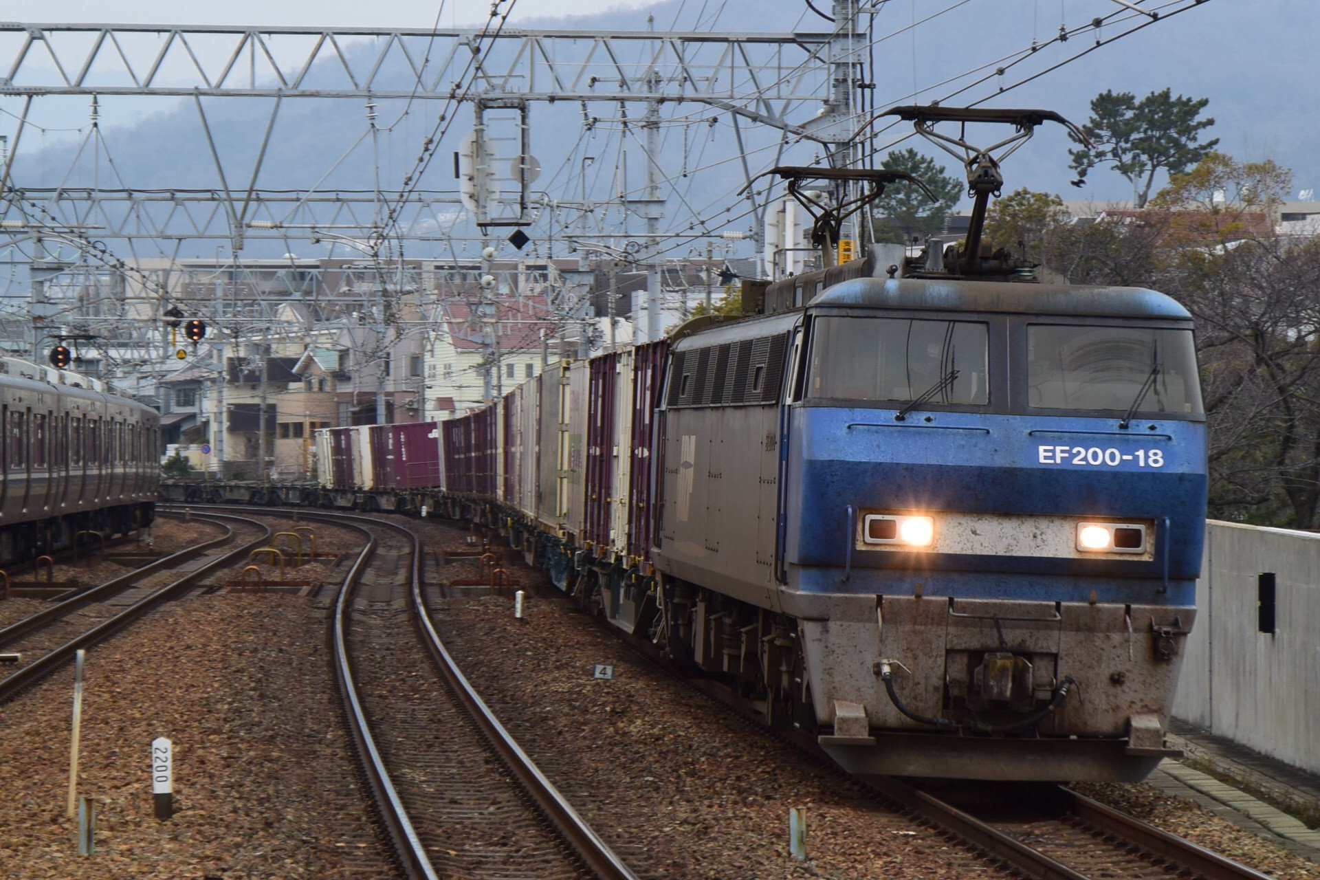 埼玉の鉄 写真用 on Twitter: "EF65 2127 5087レ@島本 EF200-18 2070レ@さくら夙川 昨日丸ノ内線甲種を牽引した広更が関西入り。2070レは約1時間遅れで ...