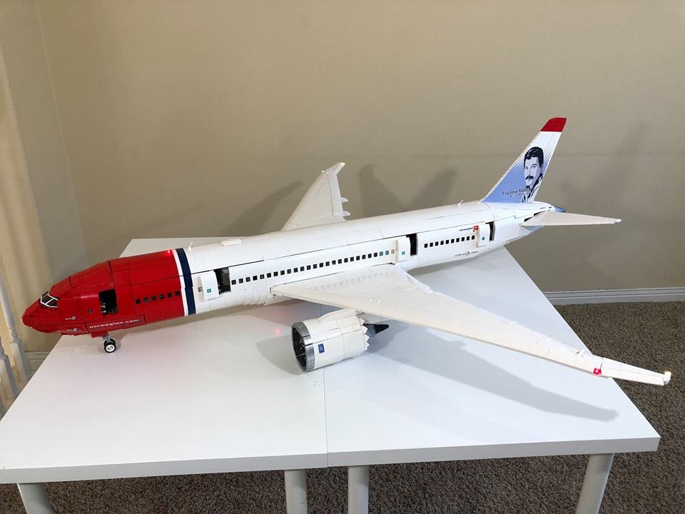 Lego Boeing 787