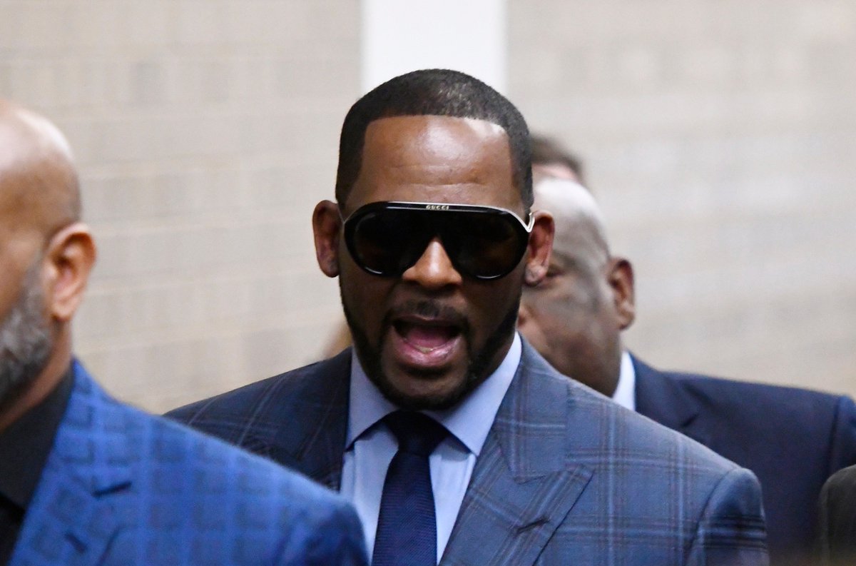 Breaking: R. Kelly Back In Police Custody — This Time For Something ...