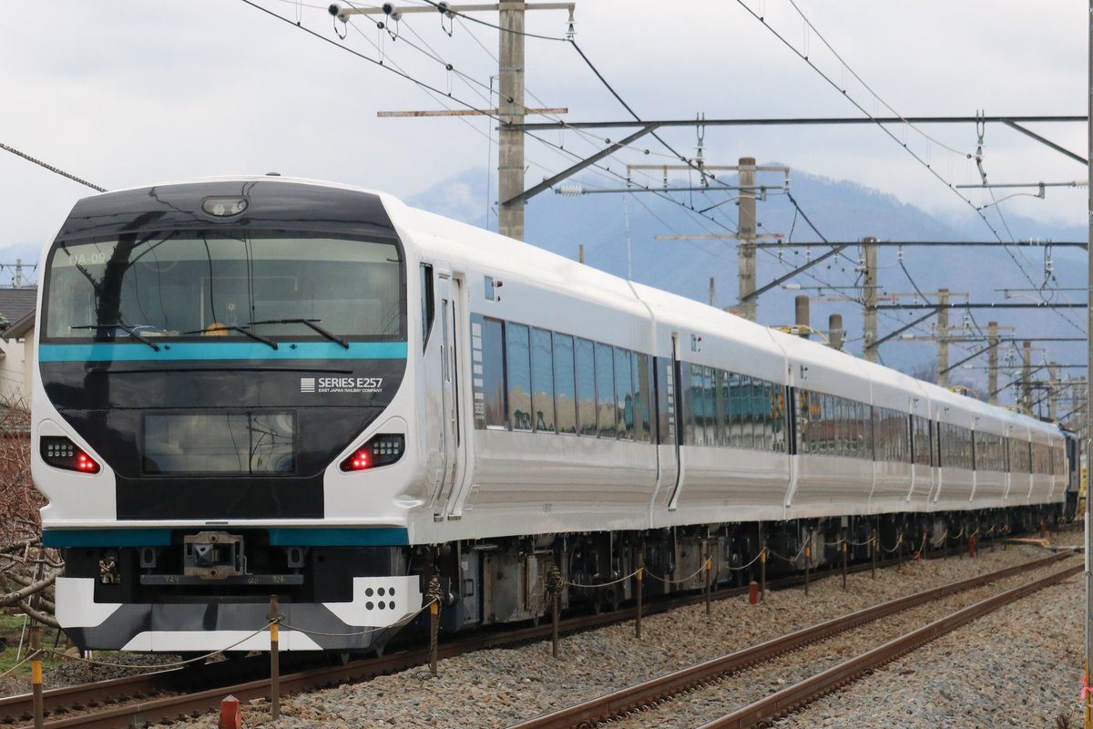 E257系2000番台NA09編成 配給輸送