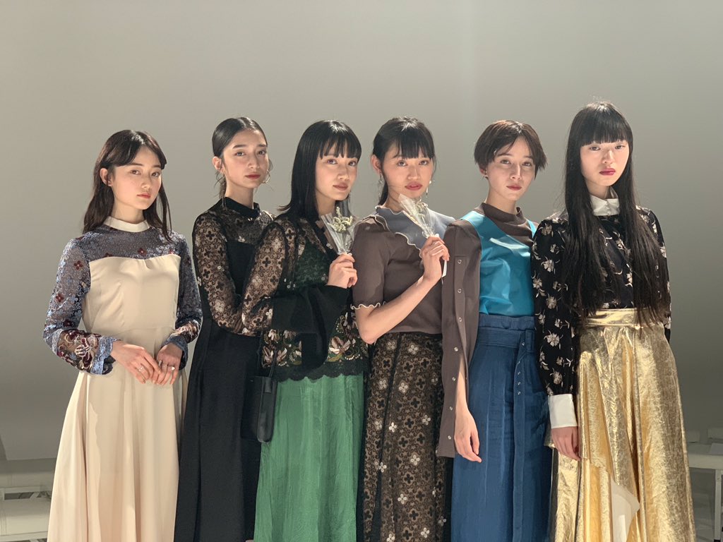 WWDJAPAN on Twitter: "【イベント取材】「ミューラル」のショーのフロントローは今季も華やかでした💐ショー終わりの椎名美月さん、高瀬真奈さん、甲斐まりかさん、花之枝しほりさん ...