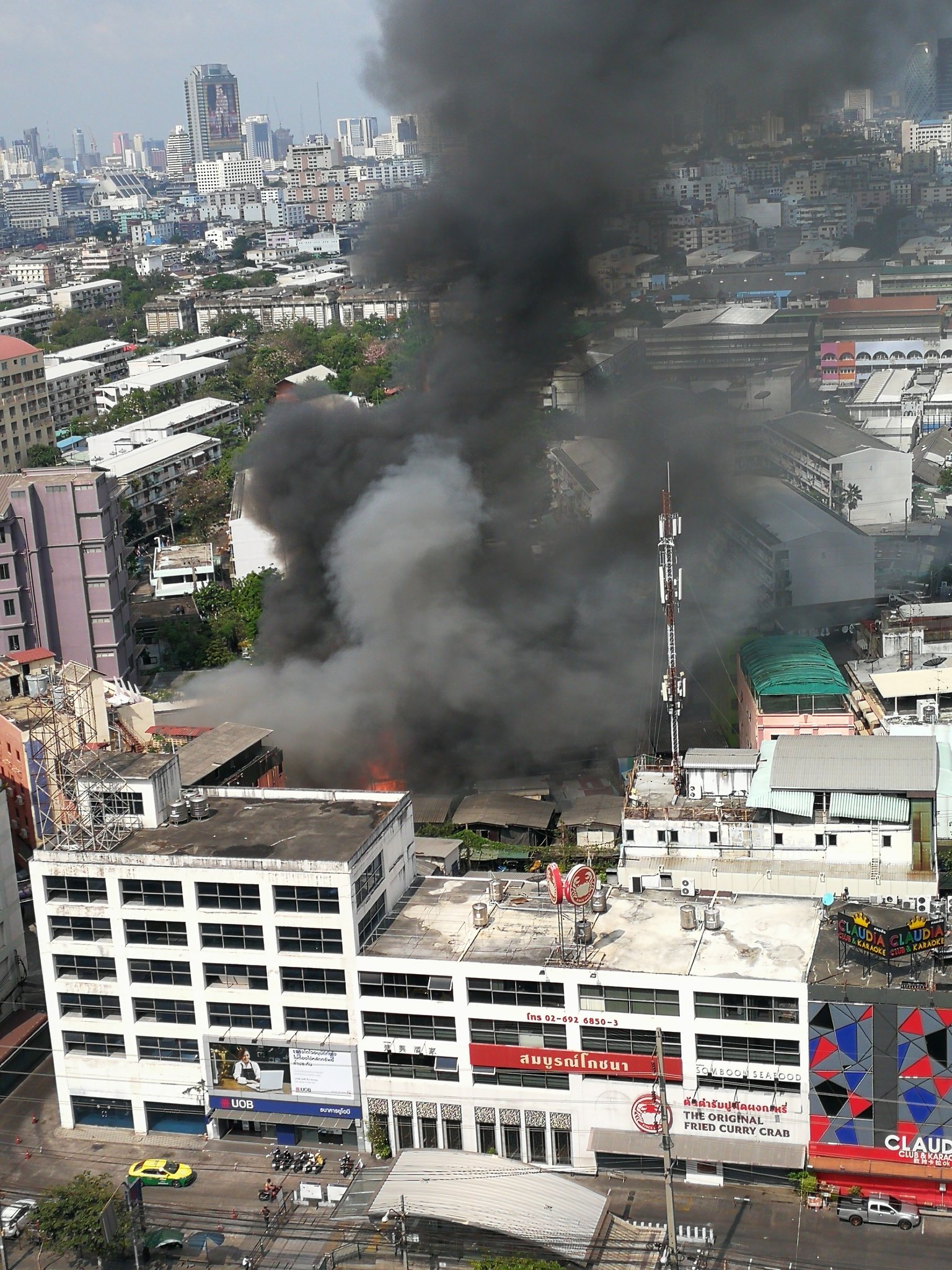 JS100 on Twitter: "09.50 #ไฟไหม้ บ้านเรือนประชาชน ซอยประชาราษฎร์บำเพ็ญ2 #ถนนประชาราษฎร์บำเพ็ญ ...