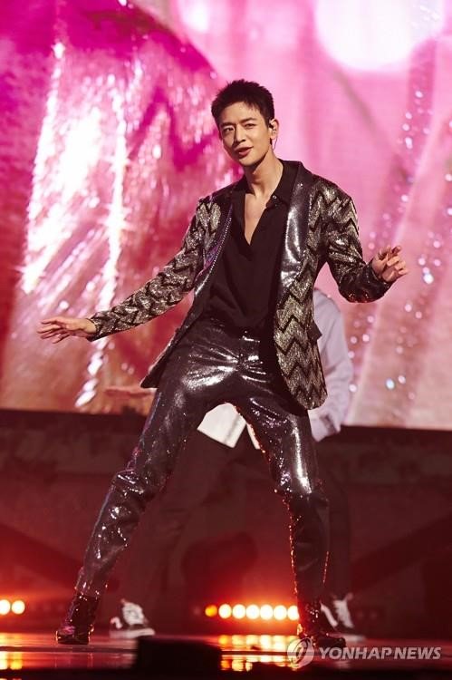 Kpop Bulge Grab