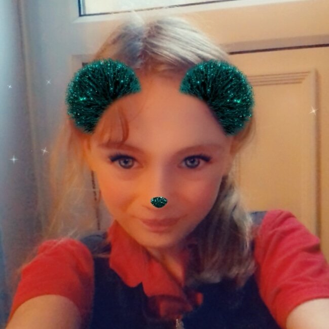 Holly Selden's Instagram, Twitter & Facebook on IDCrawl