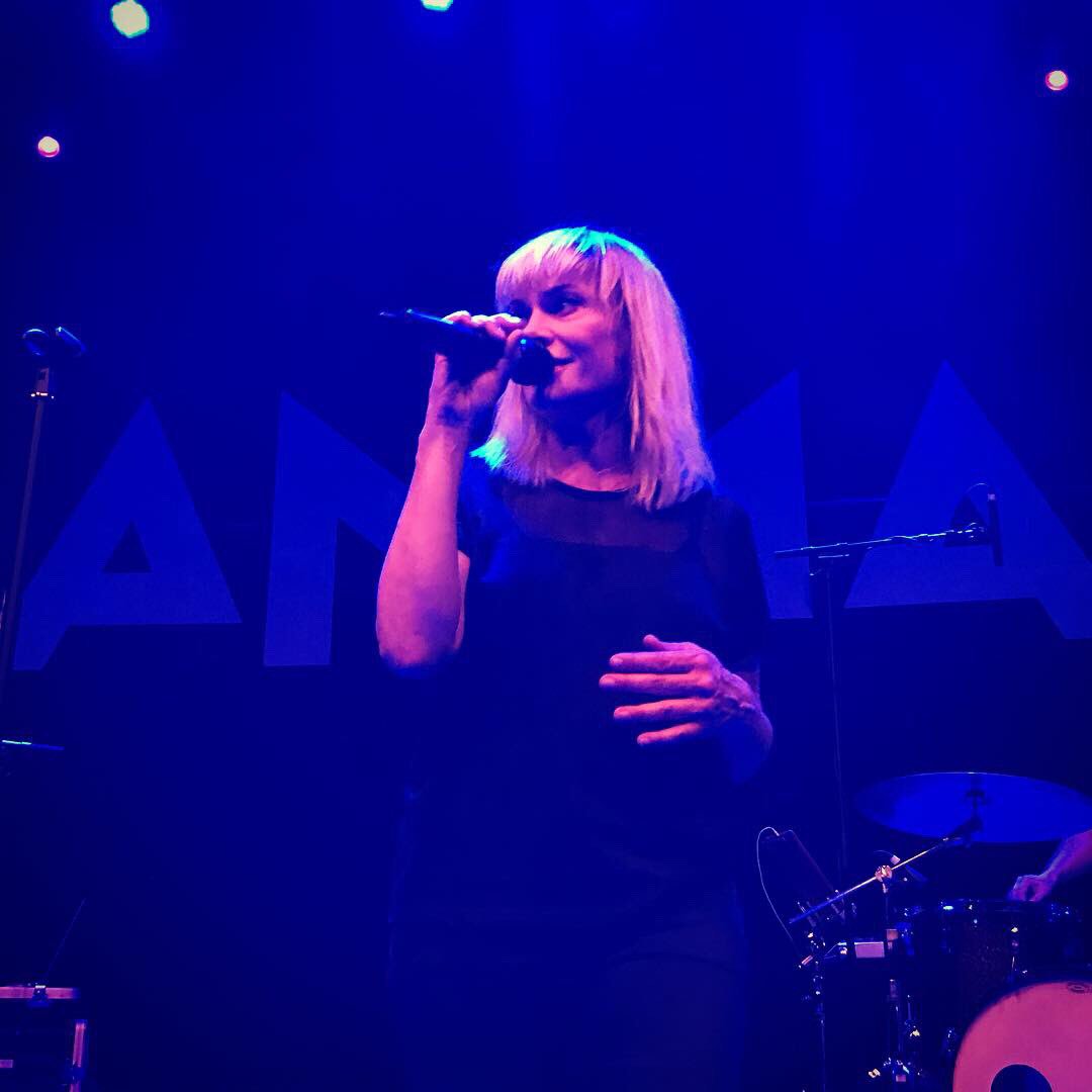 Anna Loos - Starporträt, News, Bilder | GALA.de