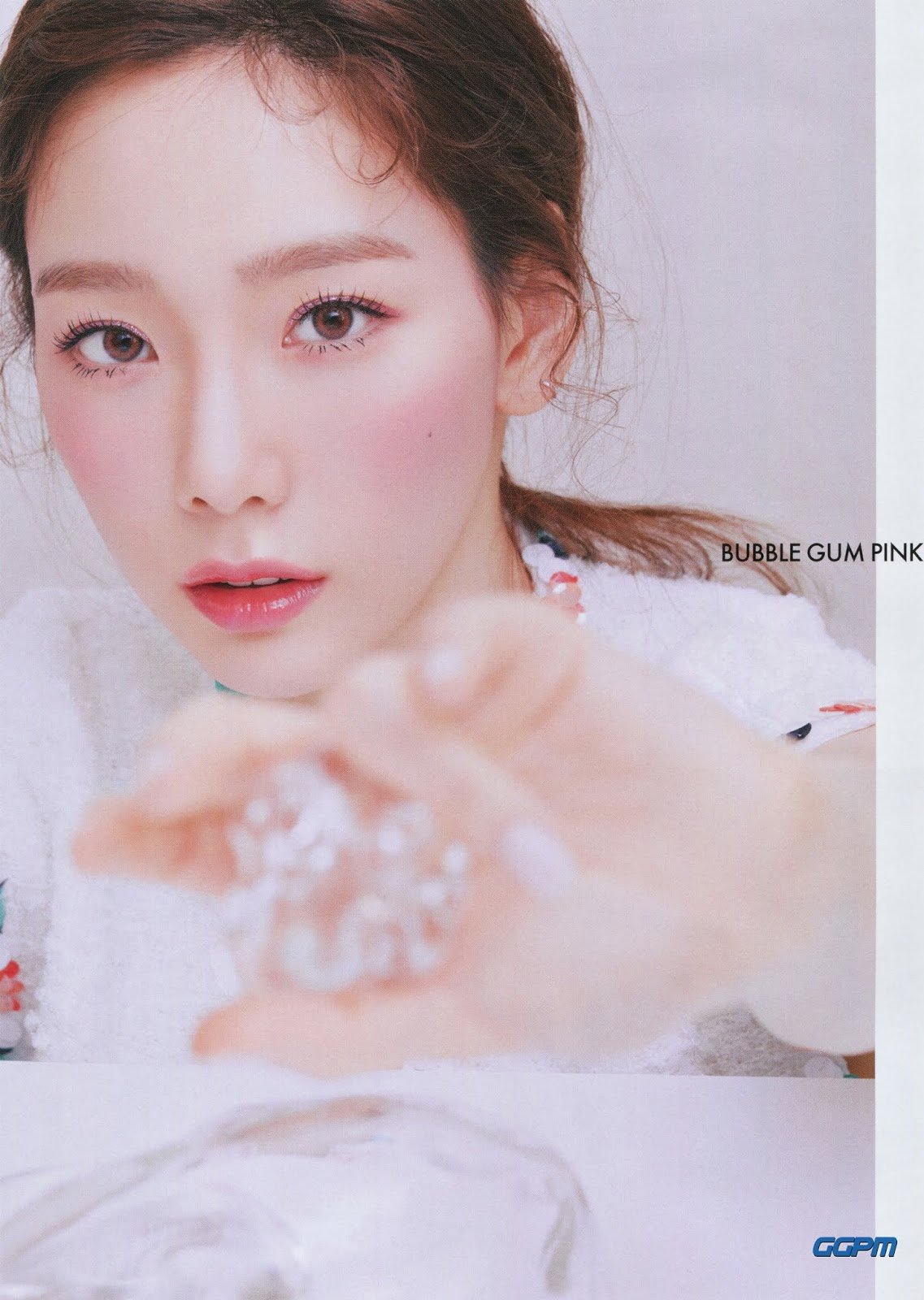 Taeyeon Elle Girl