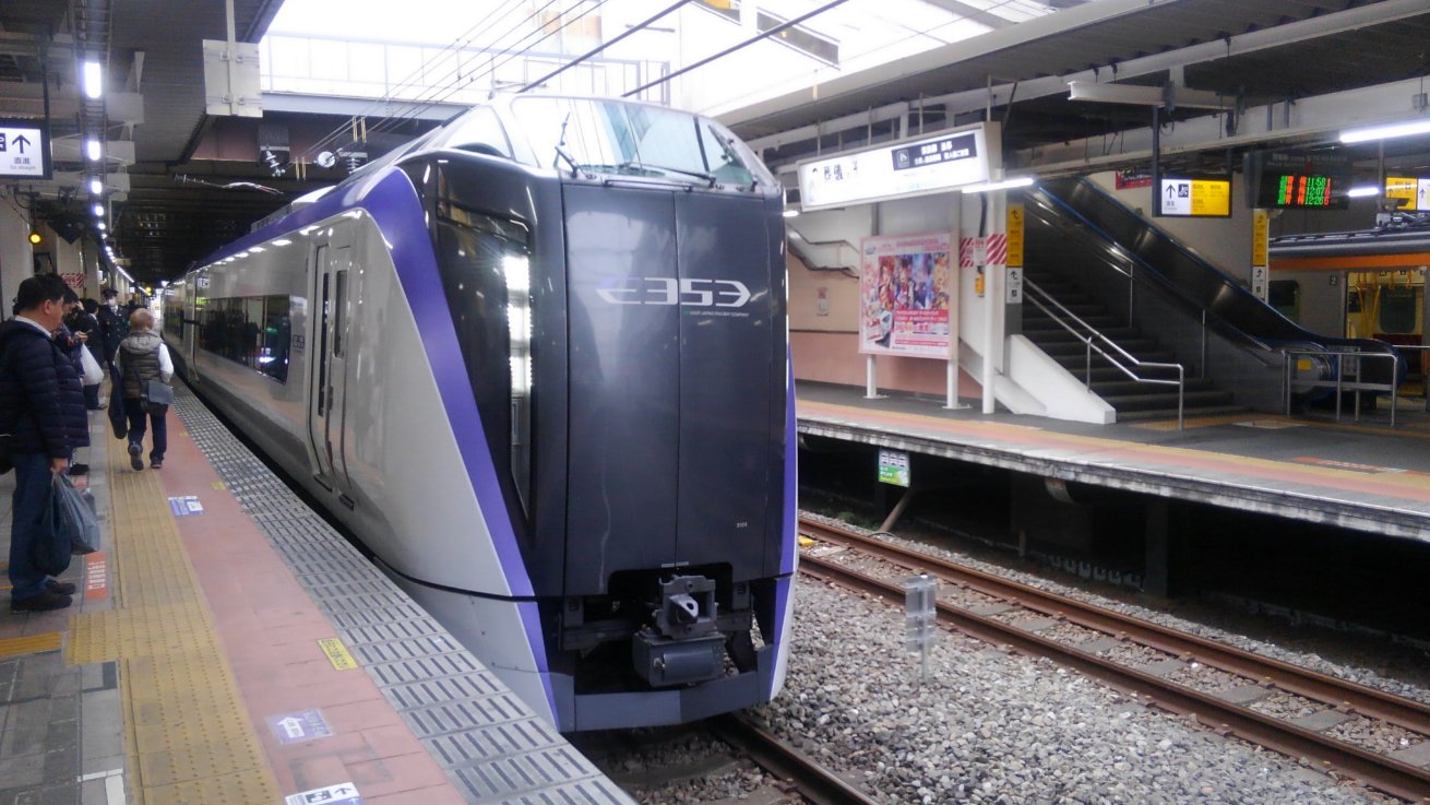 なおりん 🏹 1/8ガタケ？ on Twitter: "先ずはJR中央東線で特急かいじ号のE353系電車を撮った後、JR中央東線の青梅特快のE233系電車とJR京浜東北線のE233系電車そして ...