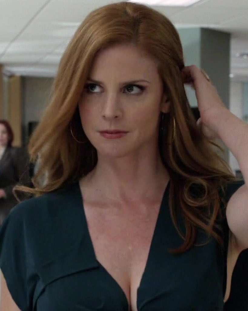 Donna Suits Cleavage