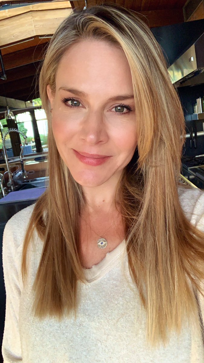 Julie Benz Instagram, Twitter & News on IDCrawl