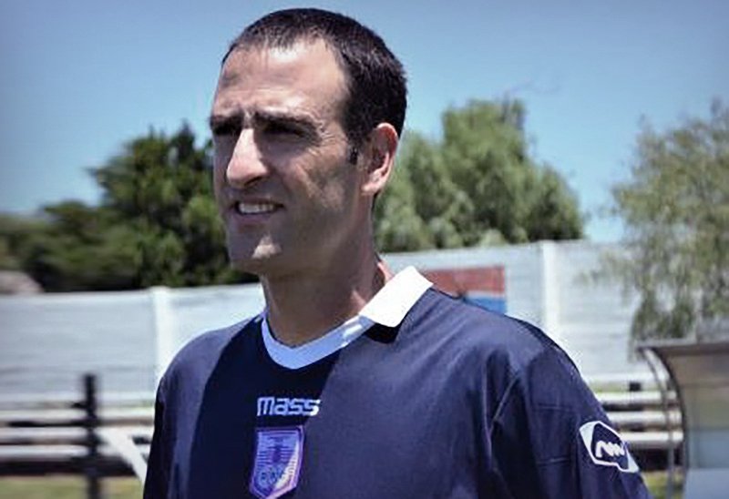 Defensor Sporting on Twitter: "Ignacio Risso es el nuevo entrenador de Defensor Sporting. https ...