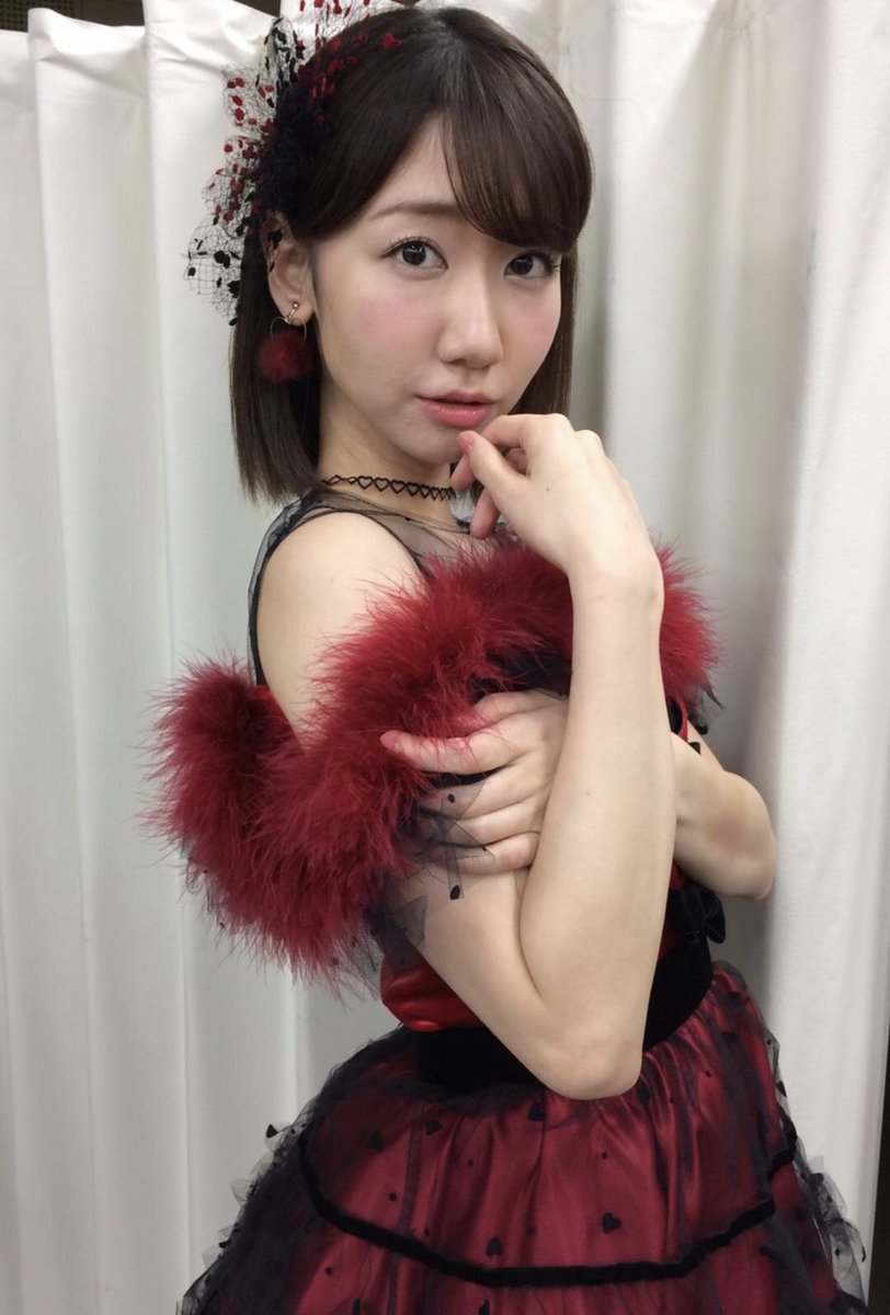 Lai Ka Ming On Twitter 赤と黑の衣装のゆきりん可愛い☺️💕 肩の透け感が絶妙だよね！可愛いし、綺麗😍やっぱakbは赤