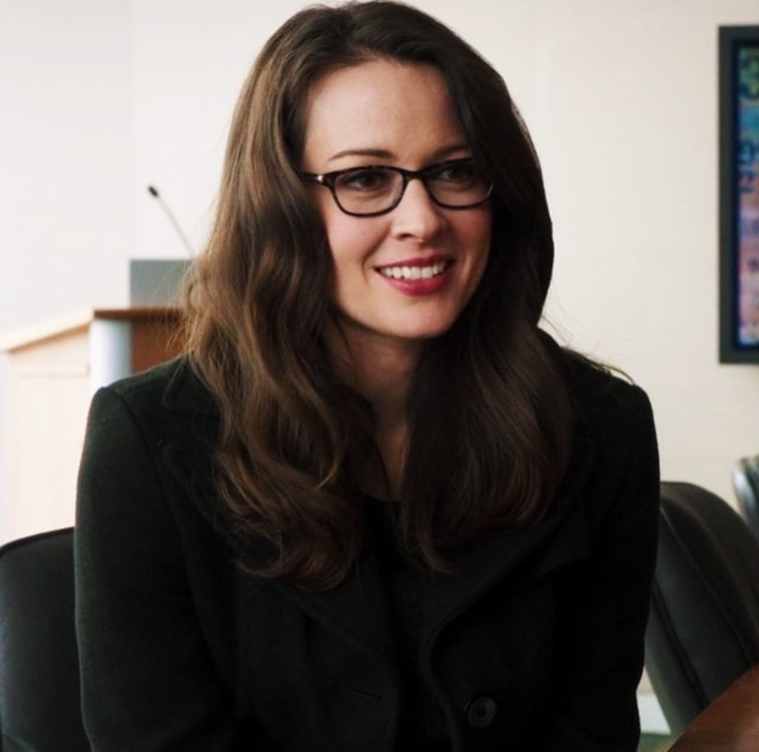 Amy Acker Glasses