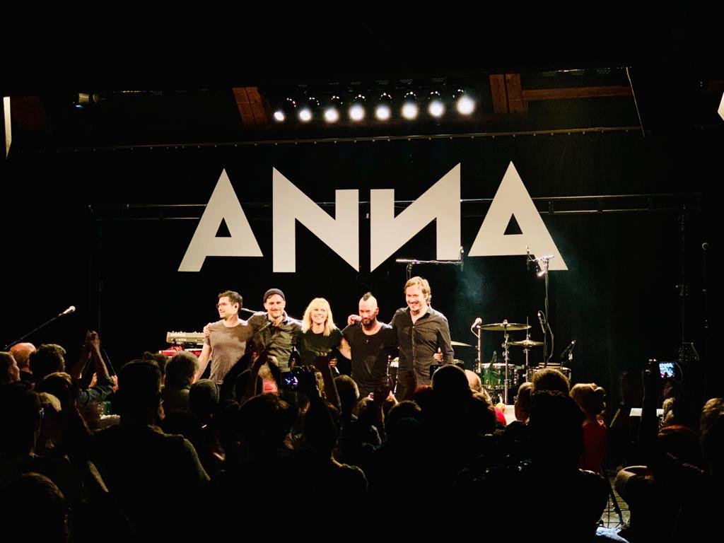 Anna Loos - Starporträt, News, Bilder | GALA.de