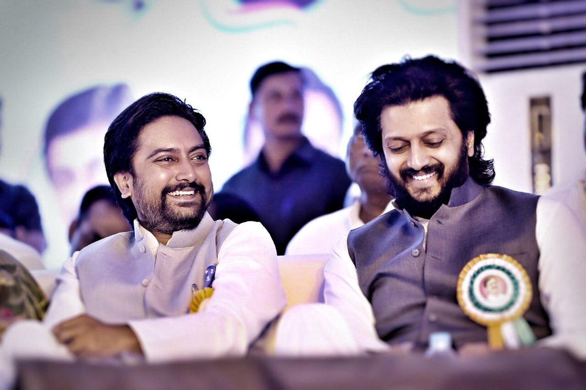 Ritesh Deshmukh With His Brother